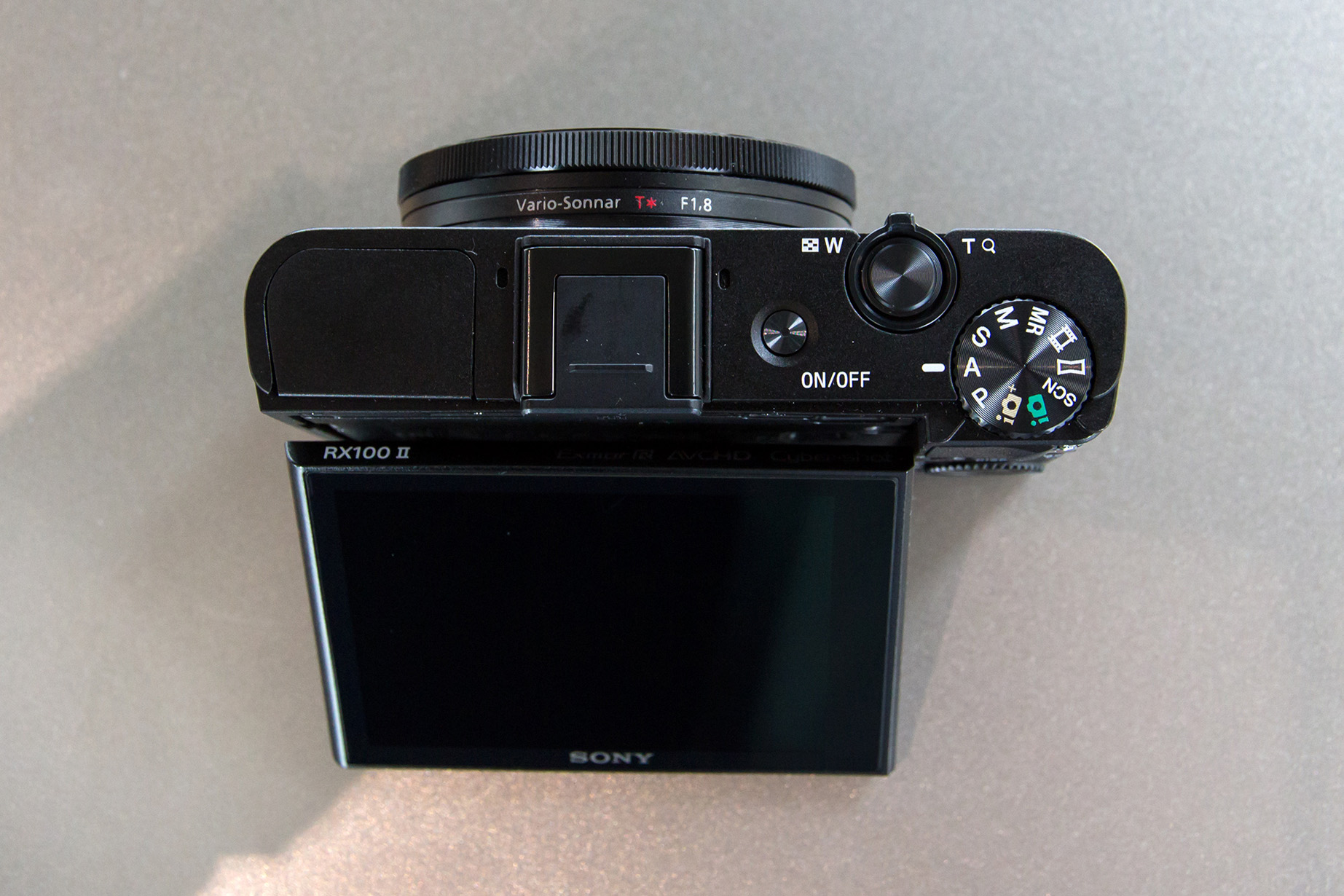 Preview: Hands-On der neuen Sony Cyber-shot DSC-RX100 II | News | dkamera.de | Das Digitalkamera ...
